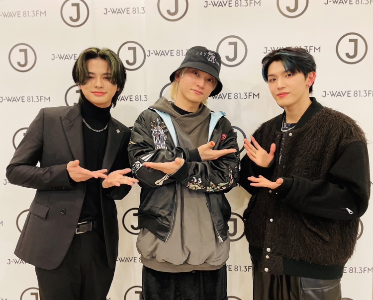 ARCHIVE | J-WAVE DIVE TO THE NEW WORLD : J-WAVE 81.3 FM