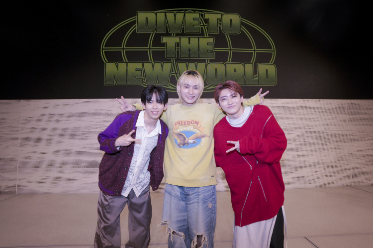 INFORMATION | DIVE TO THE NEW WORLD : J-WAVE 81.3 FM