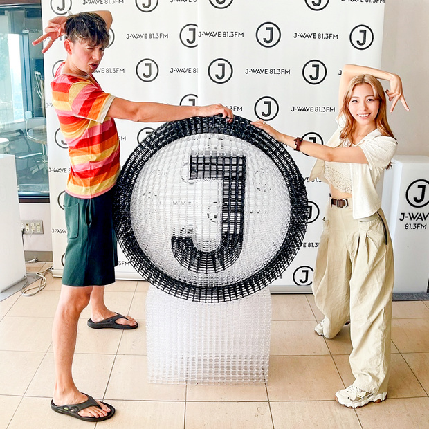 J-WAVE POP OF THE WORLD